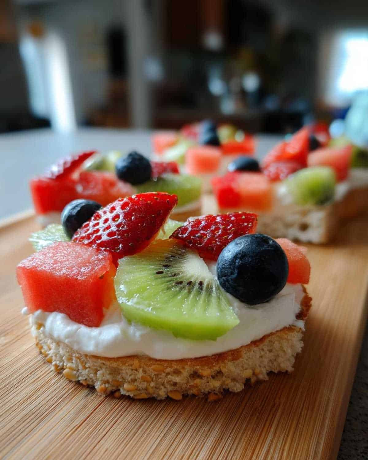 Seriously Easy Mini Fruit Pizzas on Watermelon Slices for Kids ...