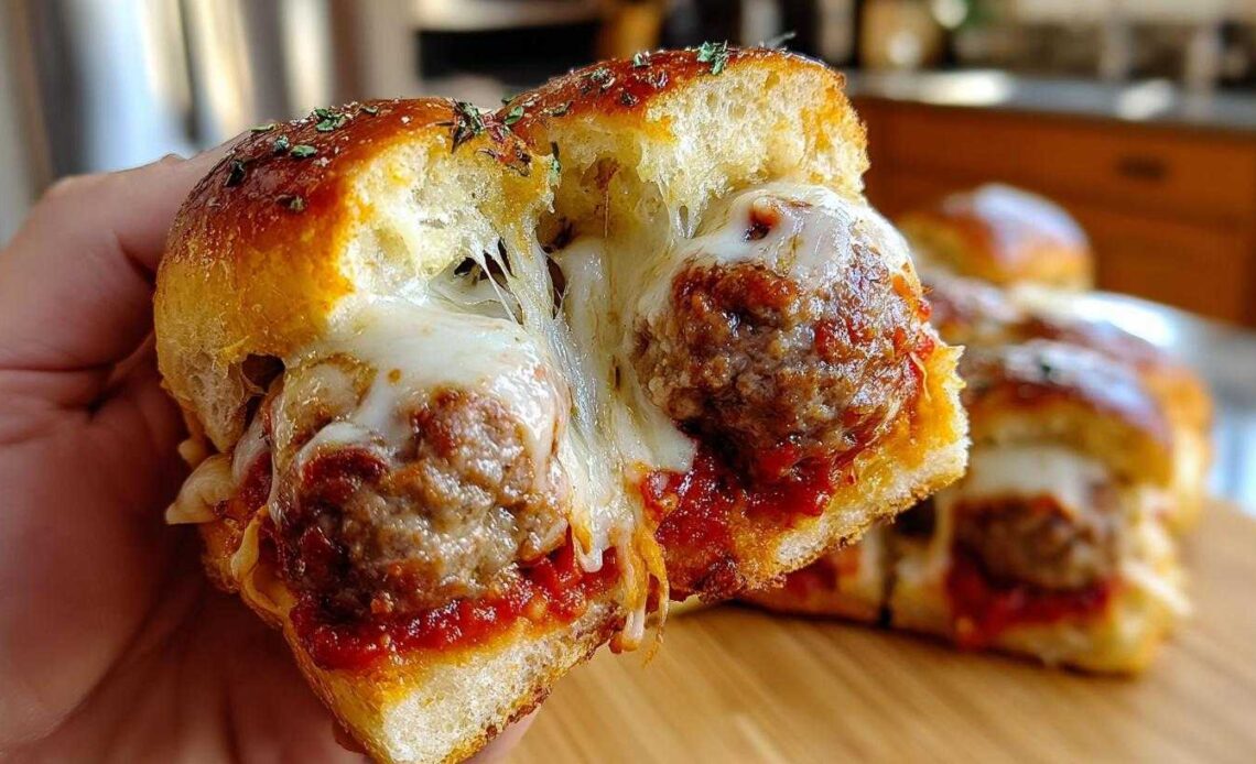 Kid-Friendly Mini Meatball Sandwiches are 1 Amazing Win - childrecipe.com
