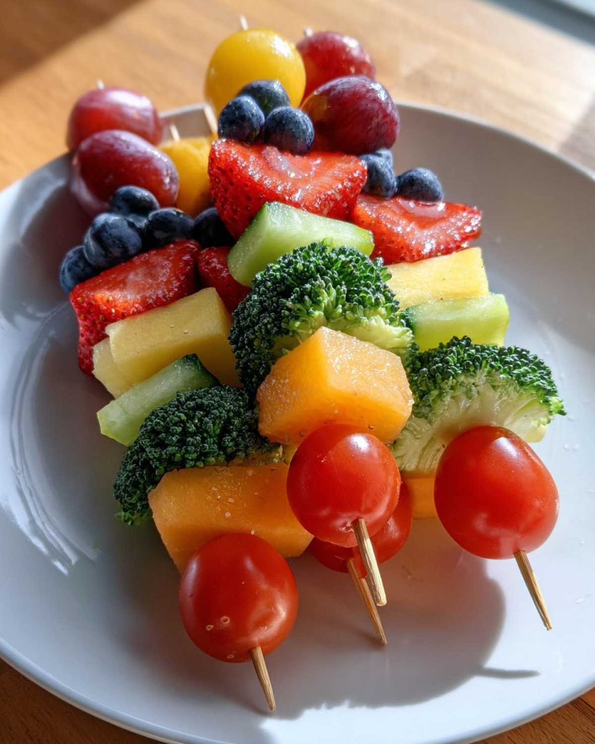 Amazing Kid-Friendly Rainbow Fruit & Veggie Kabobs in 5 minutes ...