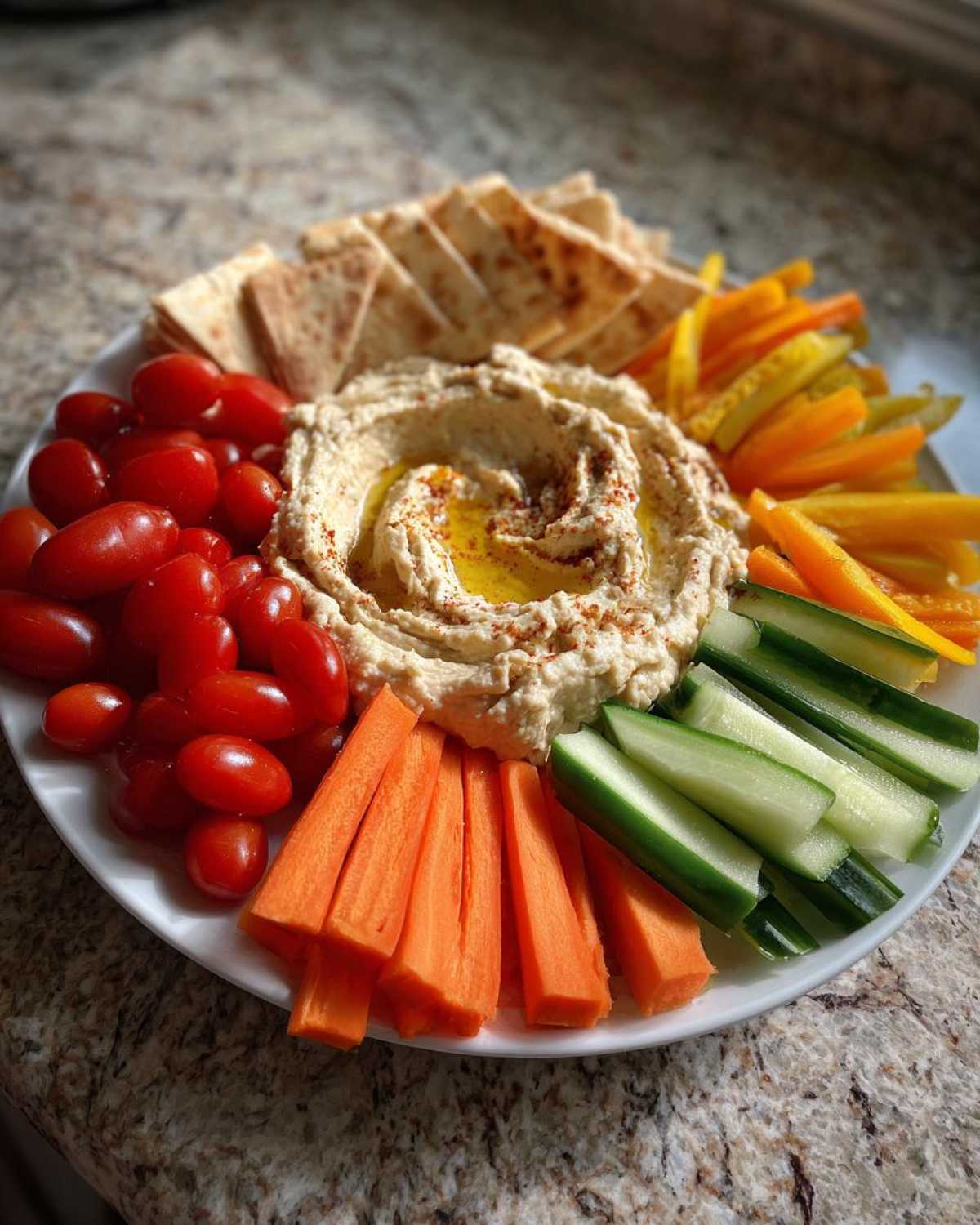 Amazing Mediterranean Hummus Platter with Veggies in 10 Minutes ...